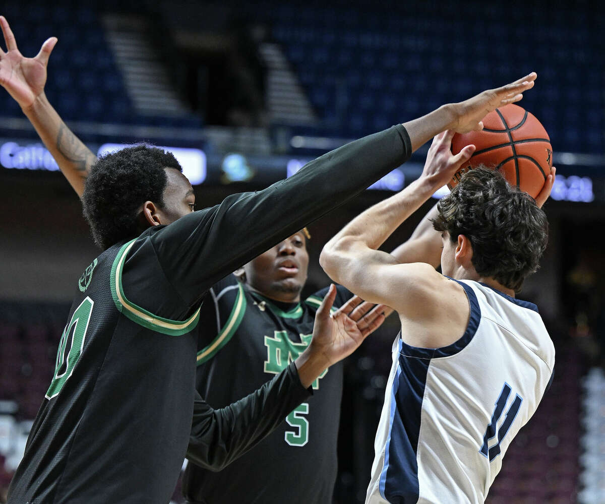 No. 1 East Catholic tops Notre Dame-West Haven in finals rematch