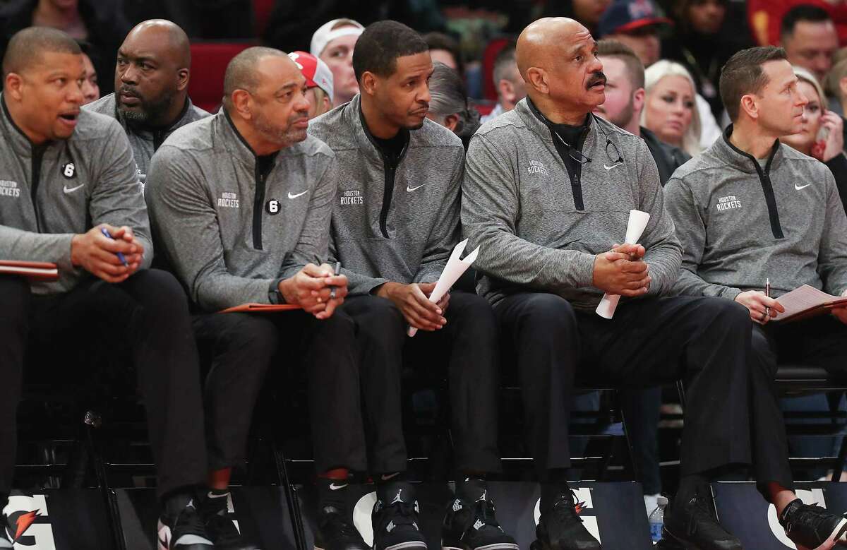 Houston Rockets show frustration, lack of energy in loss to Spurs