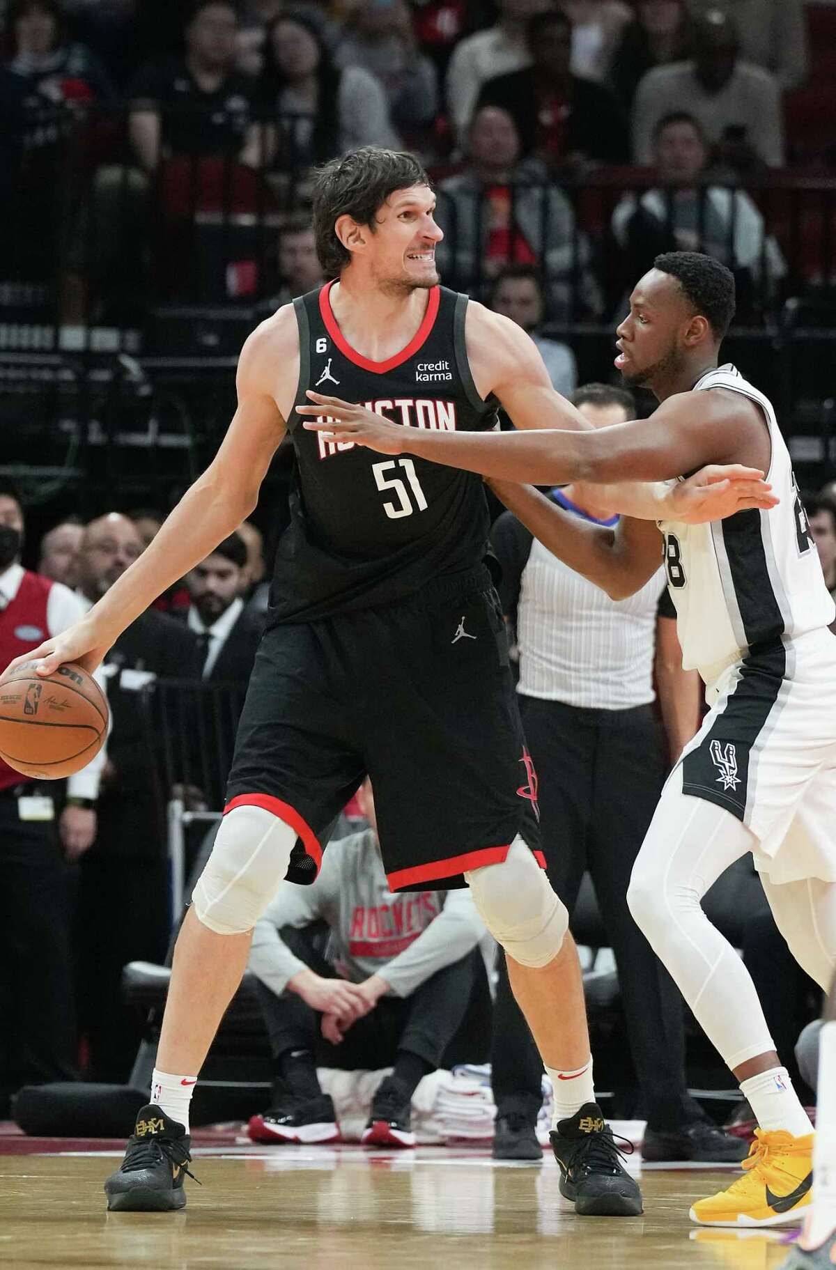 Houston Rockets show frustration, lack of energy in loss to Spurs