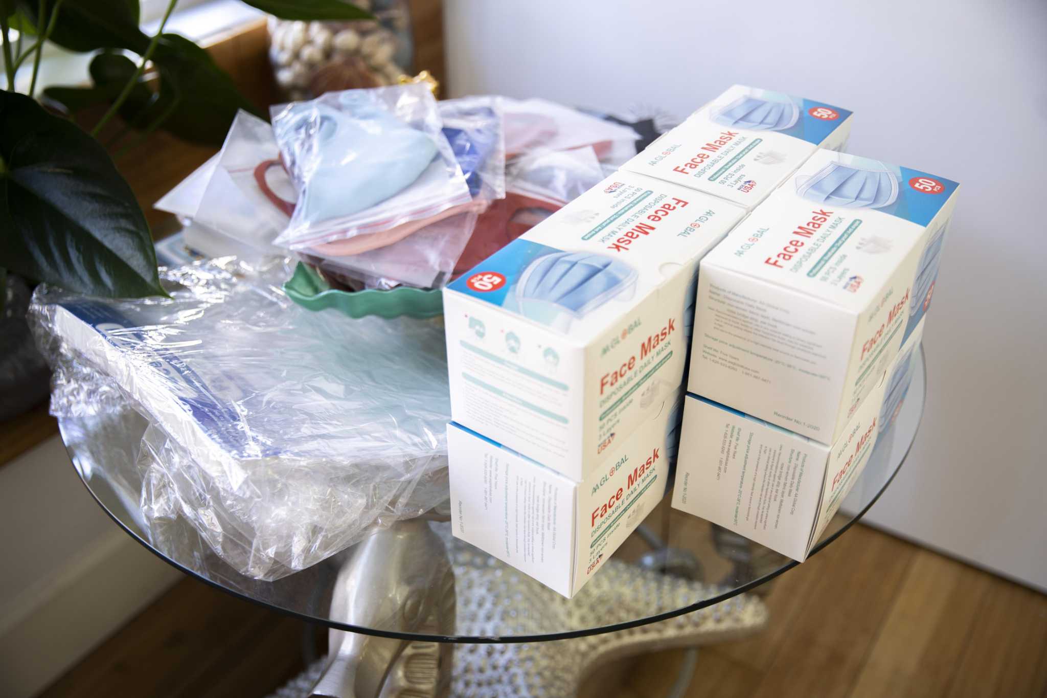 Oakland reinstates mask mandate in government buildings amid surging COVID