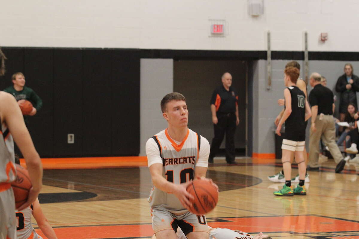 Laker boys hoops top Ubly, improve to 3-0