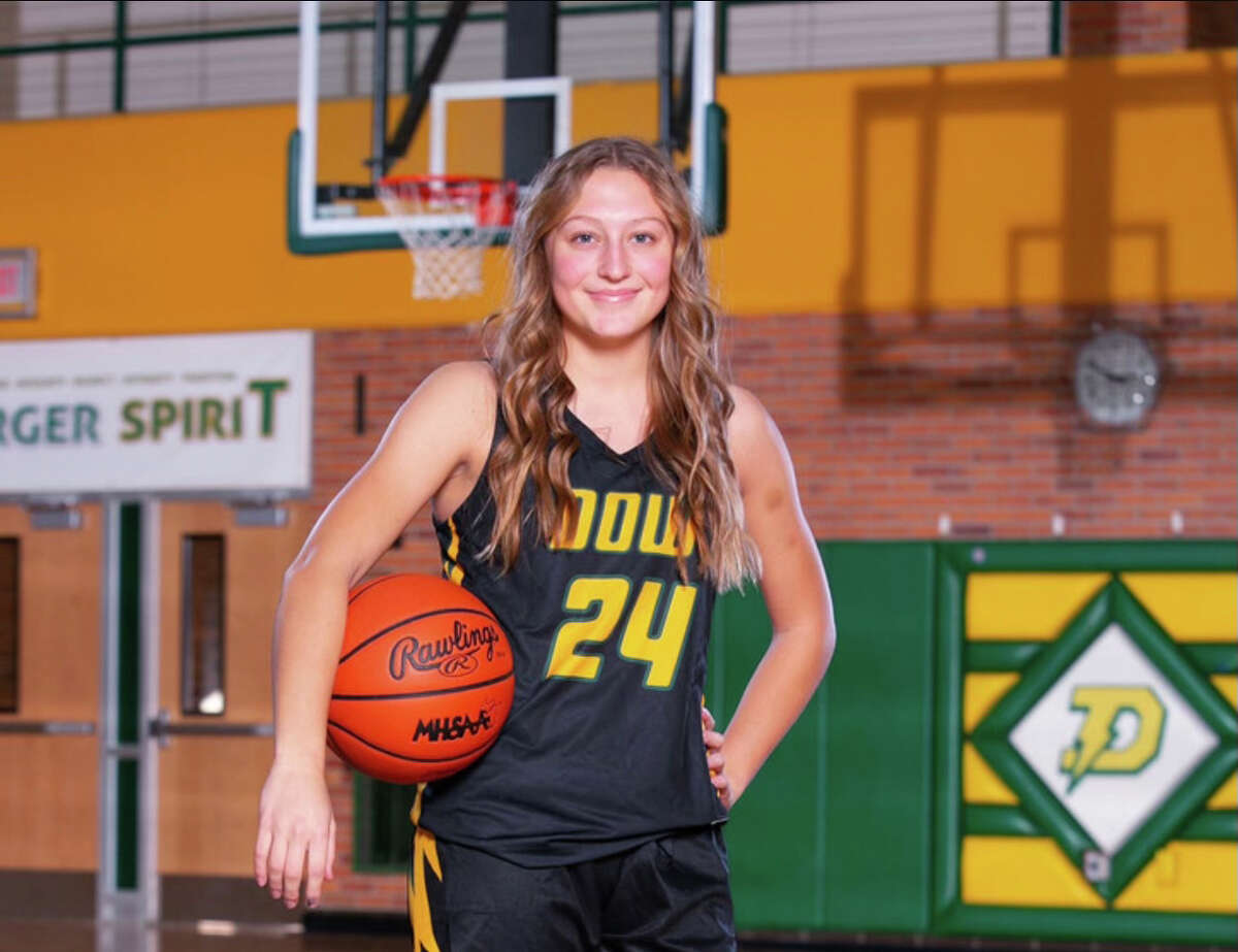 Dow's Schikorra shines in breakthrough game