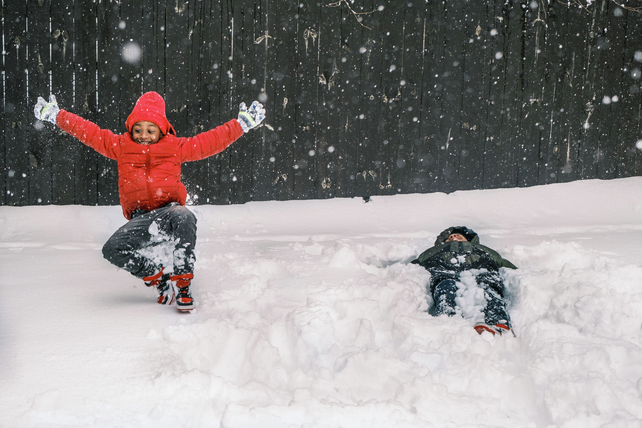 Snow, bitter cold sweeping in ahead of Christmas weekend