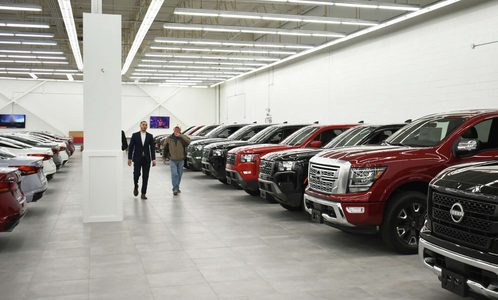 CT car dealer opens state's biggest indoor dealership