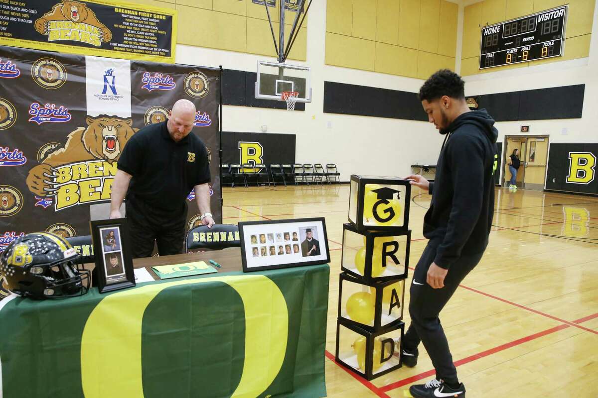 Brennan’s Turner, Judson’s Bowens heading to Oregon