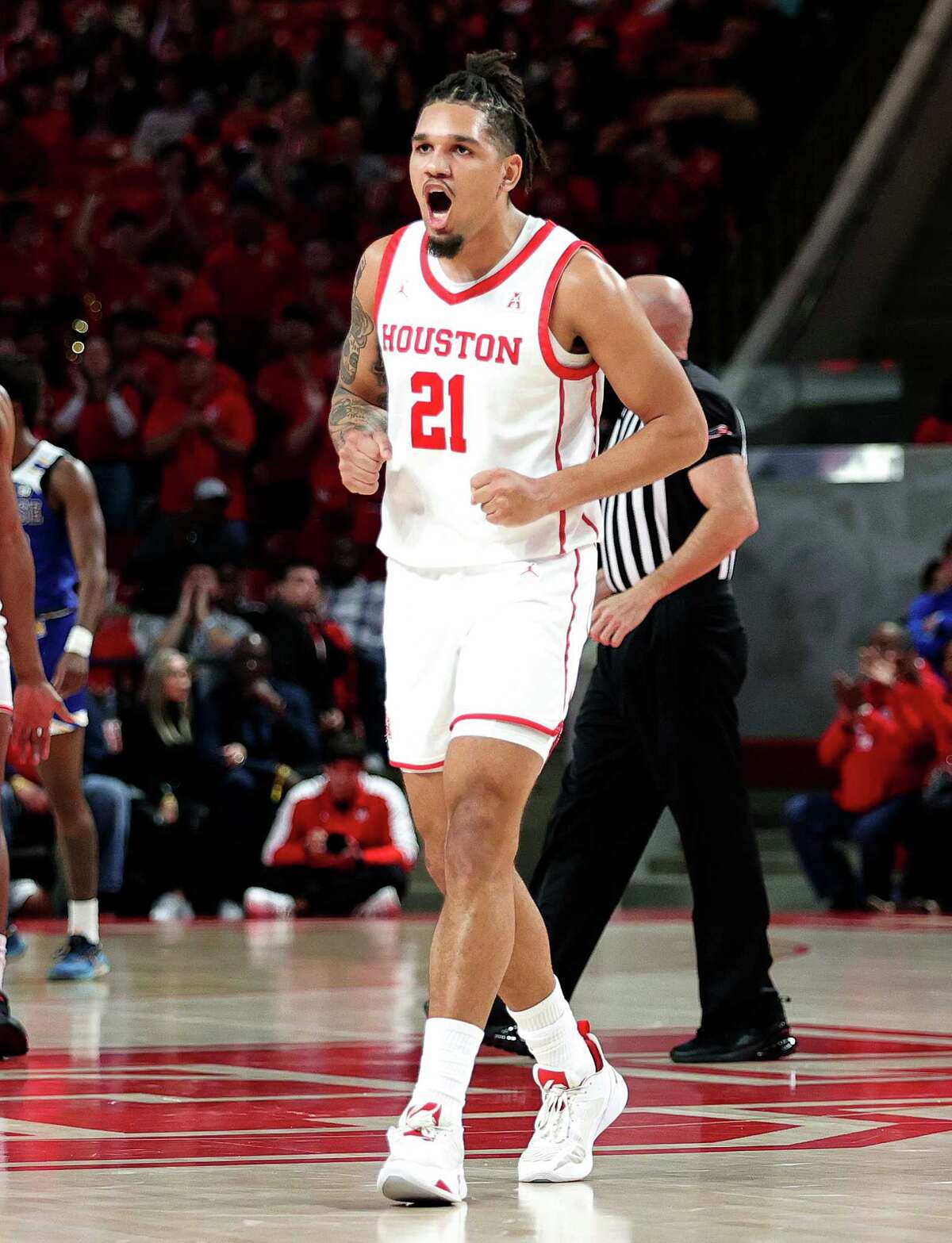 Basketball: Houston Cougars rout McNeese in nonconference finale