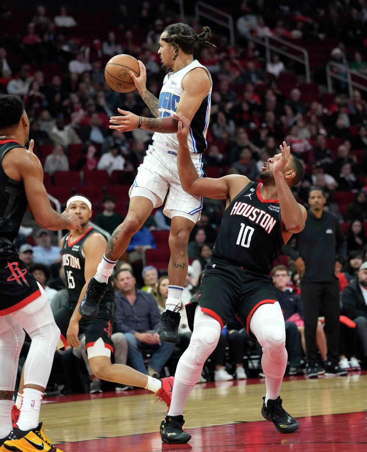Houston Rockets: Team can't crack Magic's zone defense in loss