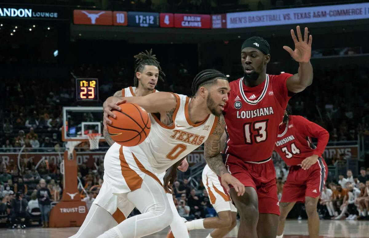 Texas basketball cruises past Louisiana for fourth straight win