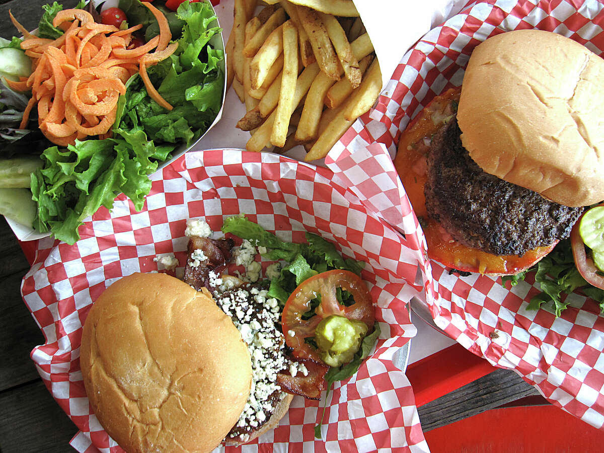 Popular UTSA-area restaurant The Well to close, become new Big'z Burger ...