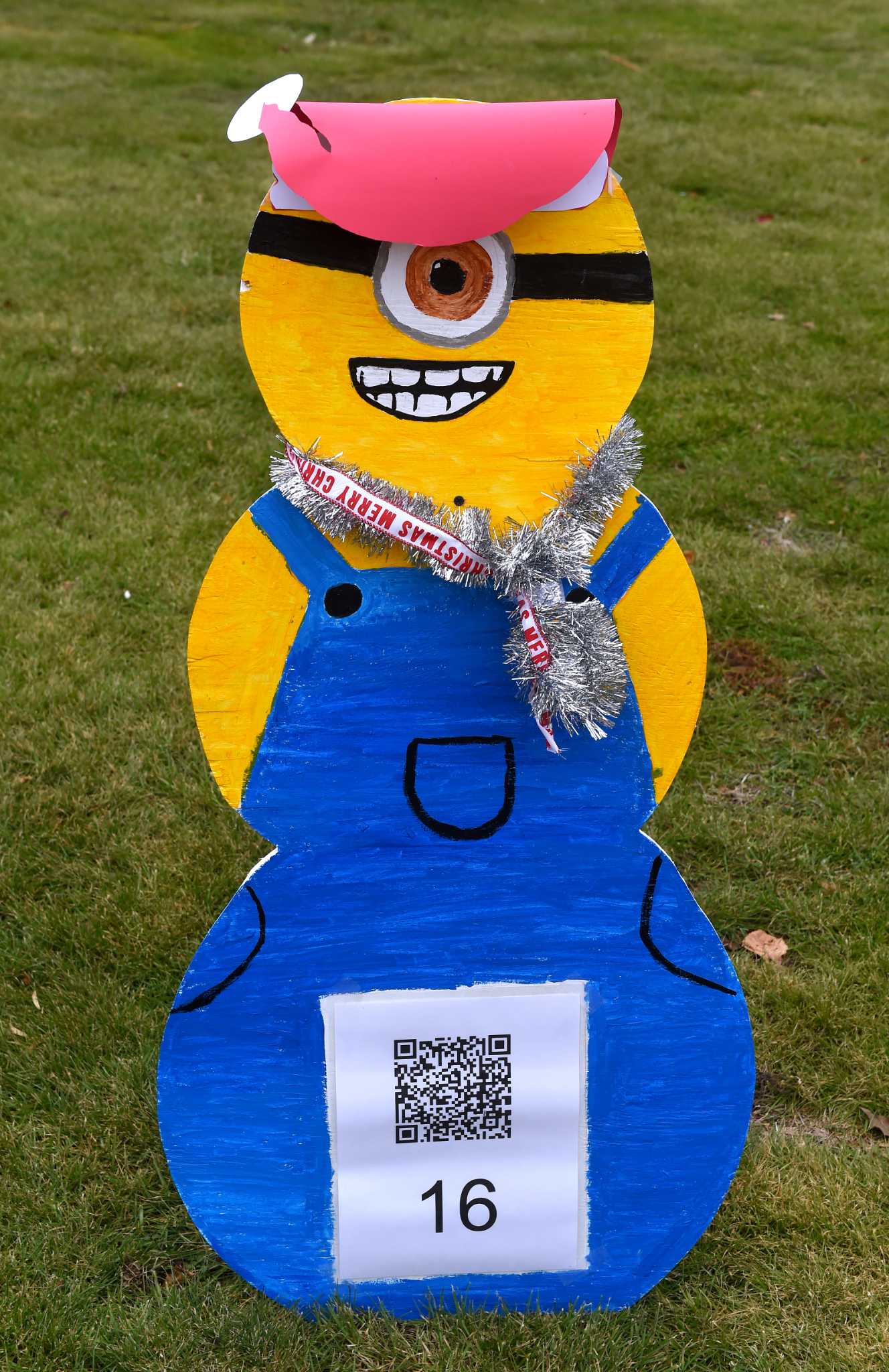 West Haven Green wooden snowmen sold for scholarship fundraiser