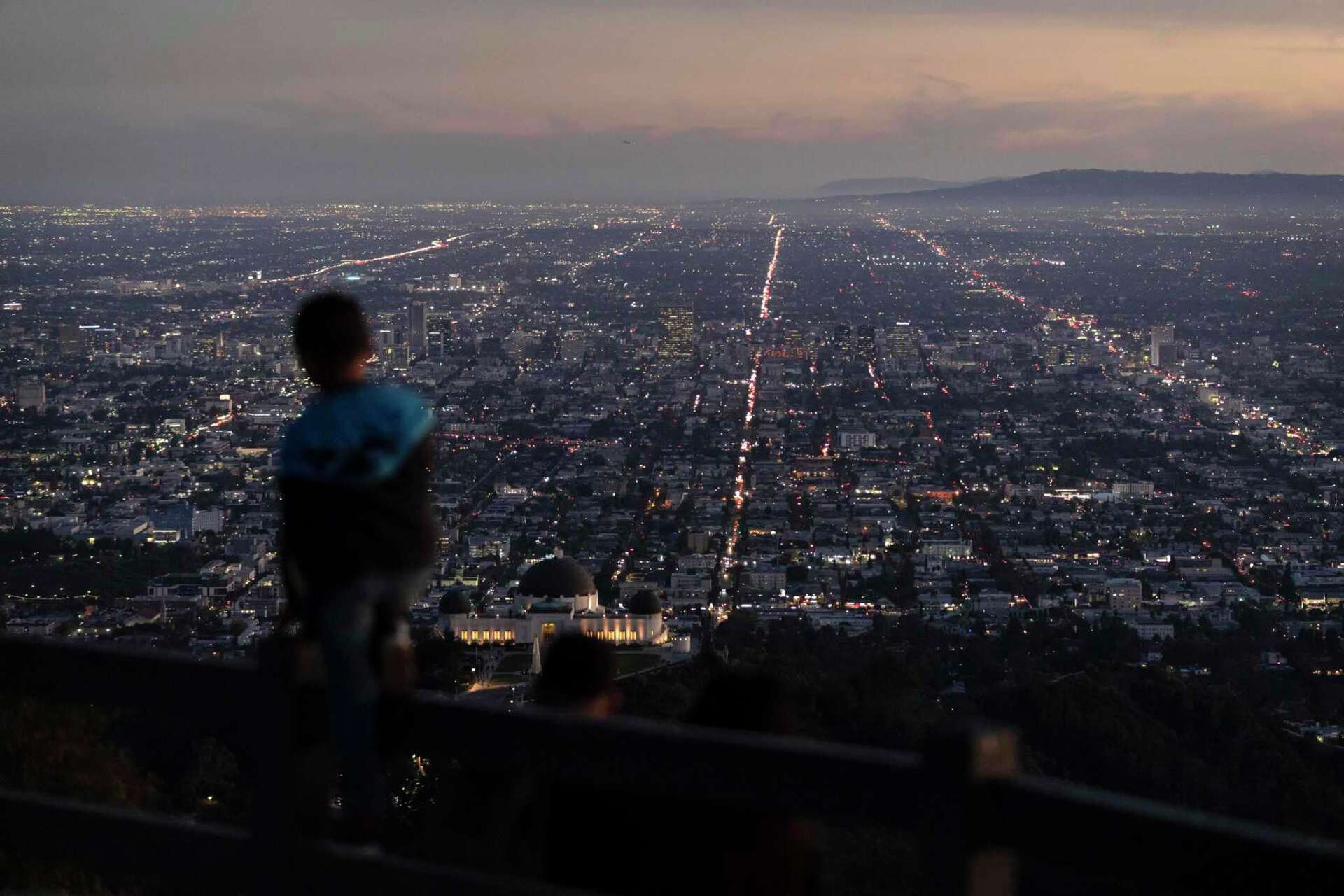 Did the California exodus continue in 2022? Here’s latest population data