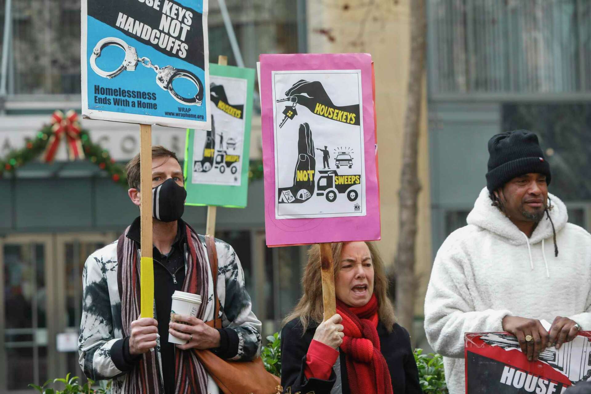 Judge temporarily bans S.F. from clearing homeless camps