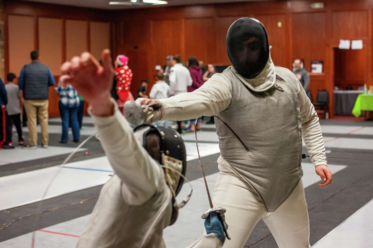 14-year-old Midland fencer qualifies for Junior Olympics