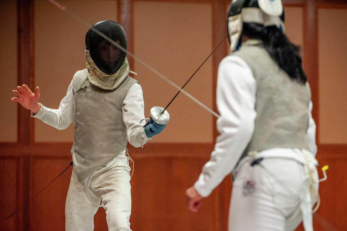 14-year-old Midland fencer qualifies for Junior Olympics