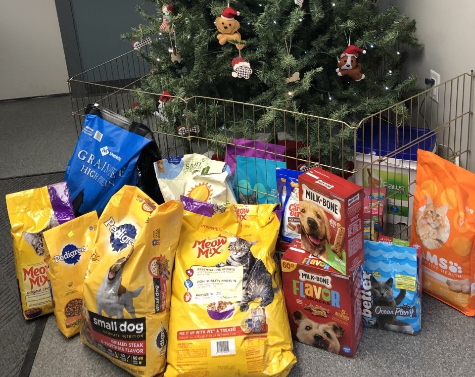 Pet food drive benefits Benzie County Animal Shelter