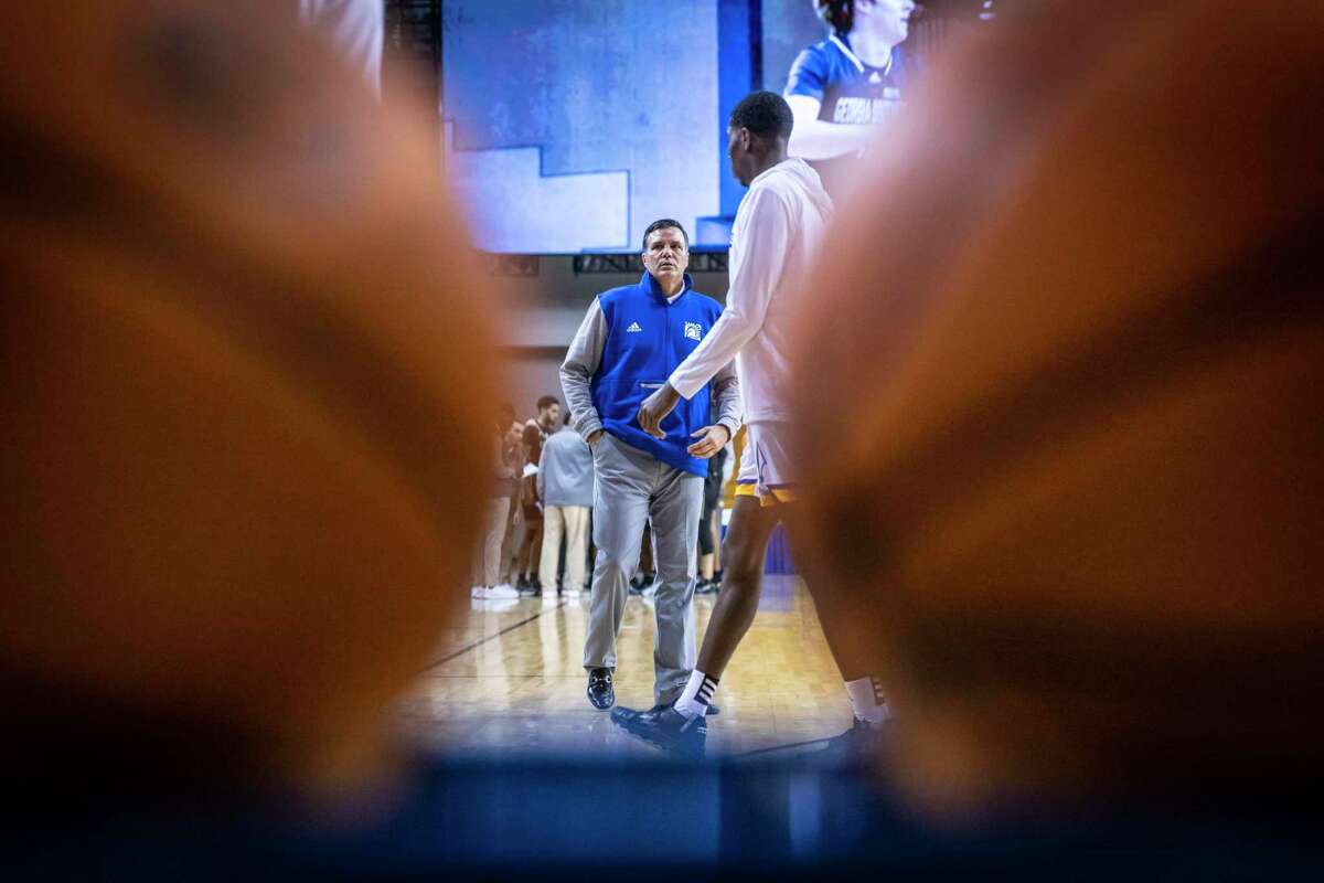 ‘Call me Coach FEMA’: How Tim Miles is rebuilding SJSU from disastrous ...