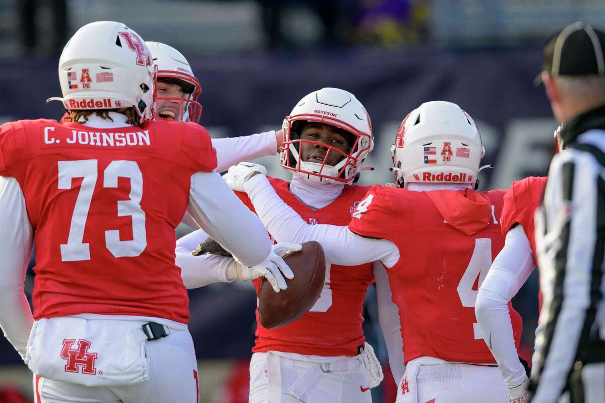 Houston Cougars QB Clayton Tune shows play-calling prowess