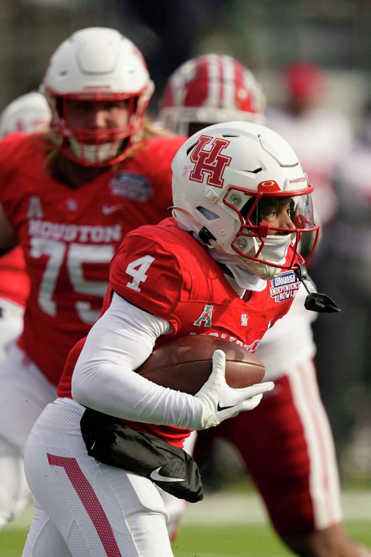 Houston Cougars QB Clayton Tune shows play-calling prowess