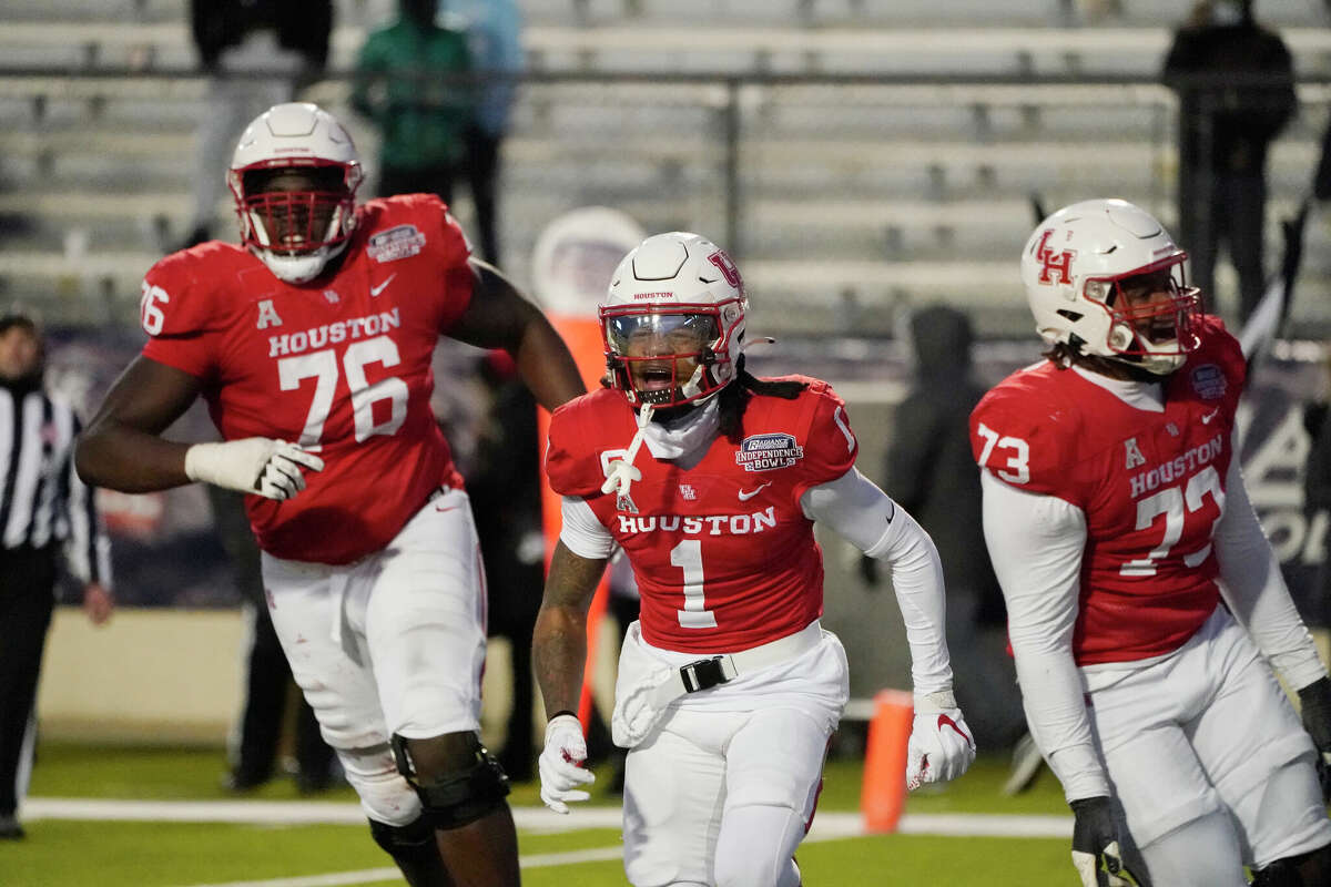 Houston Cougars QB Clayton Tune shows play-calling prowess