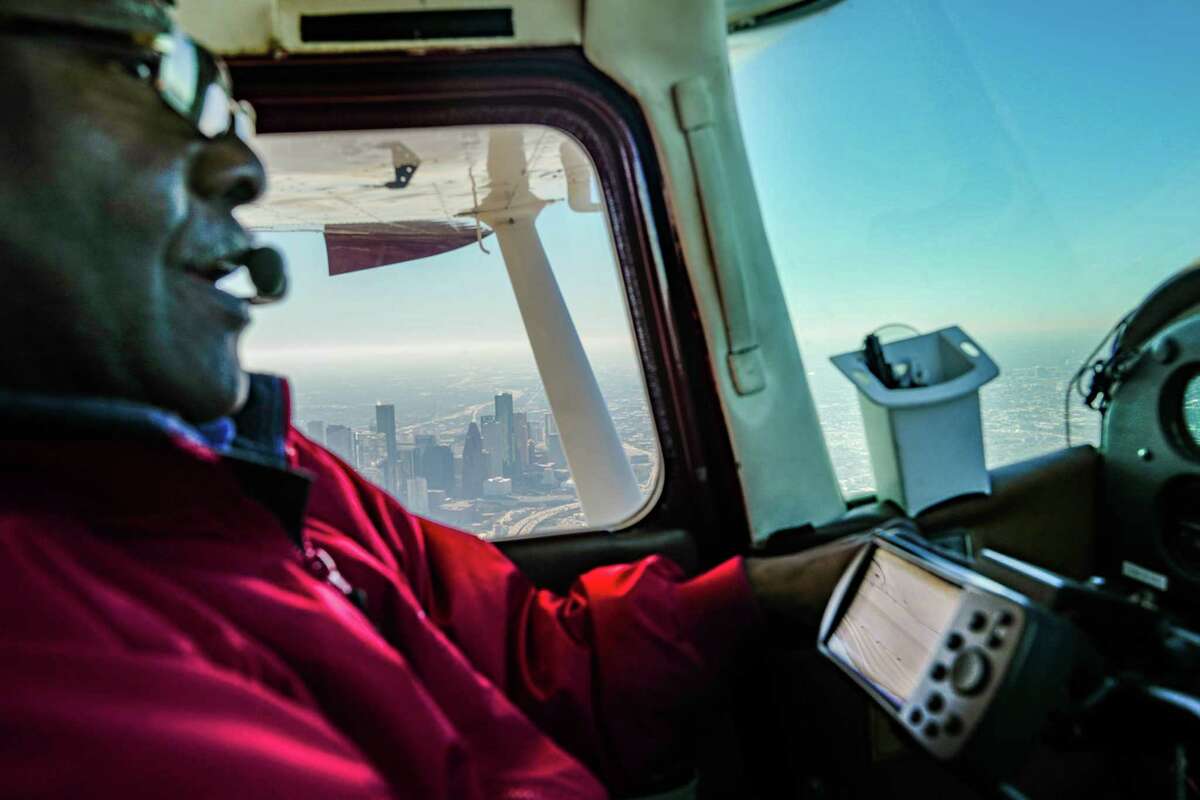 Houston-area veteran honored by FAA for 50 years of safe flying