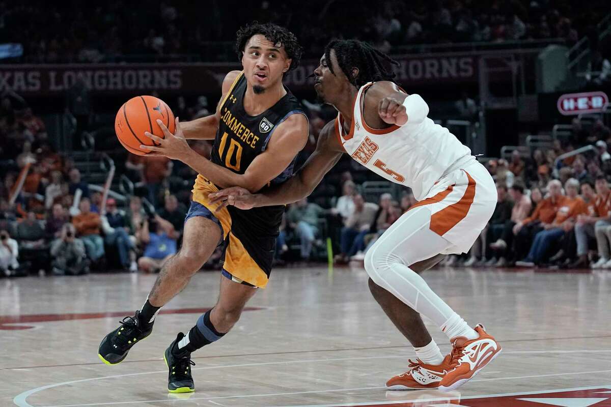 Texas basketball: Marcus Carr has record night vs. A&M-Commerce