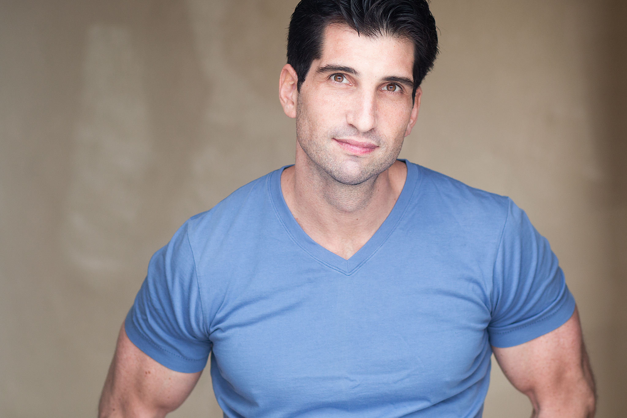 CT comic and bodybuilder Andrew Ginsburg to headline Fairfield Comedy Club