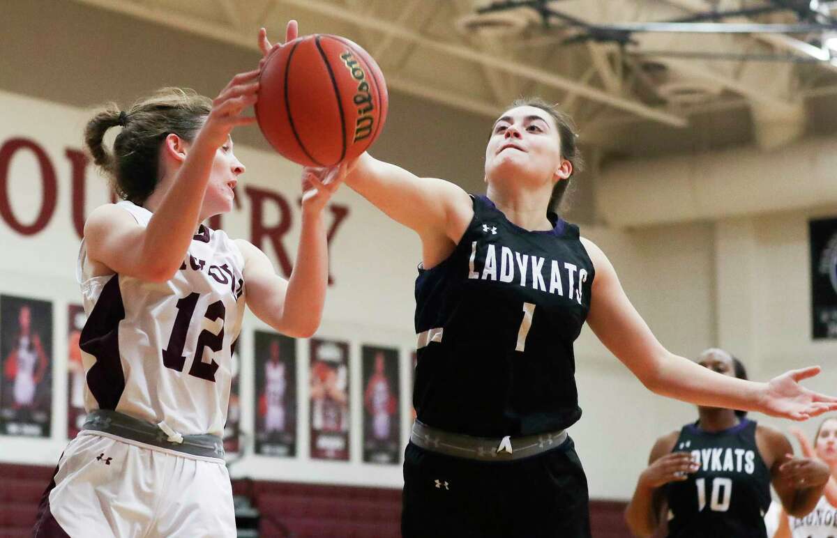 Willis surges with two wins at Magnolia Holiday Hoop Fest