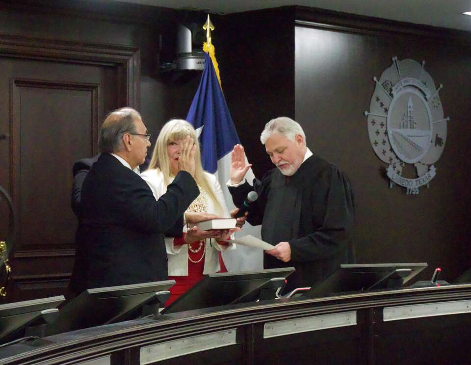 Dr. Victor Trevino sworn in as Laredo's 85th mayor