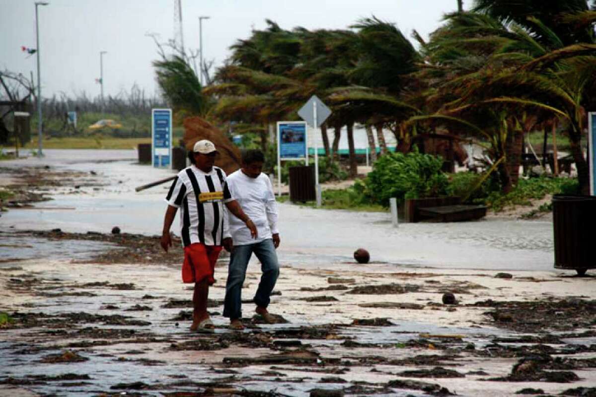 Hurricane Karl hits Mexico