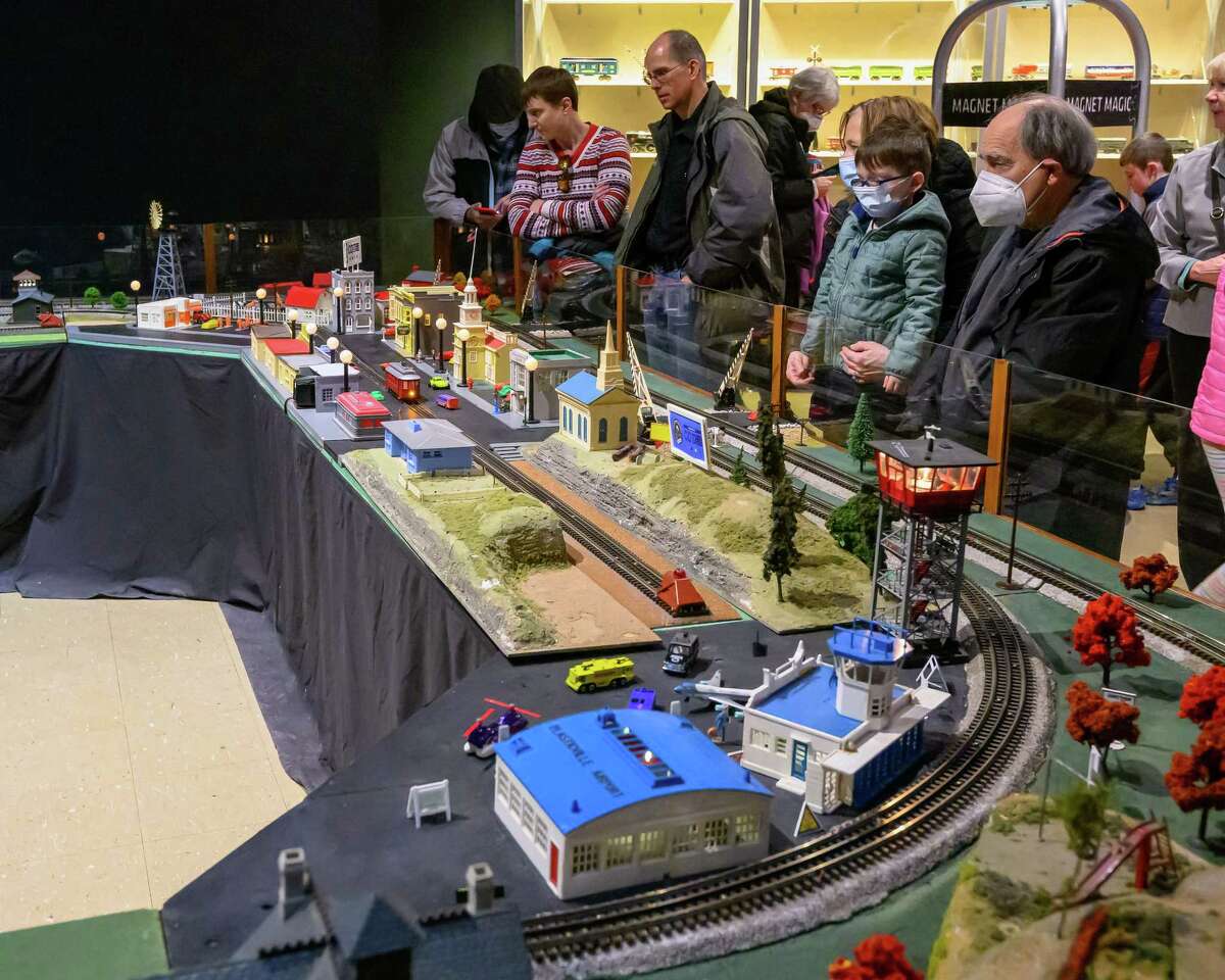 Museum hosts model train show this week