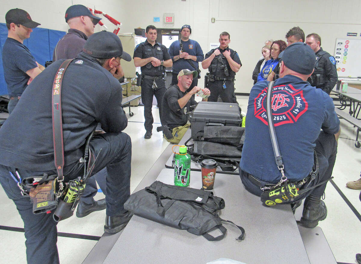 Collinsville police, fire departments host school shooting training