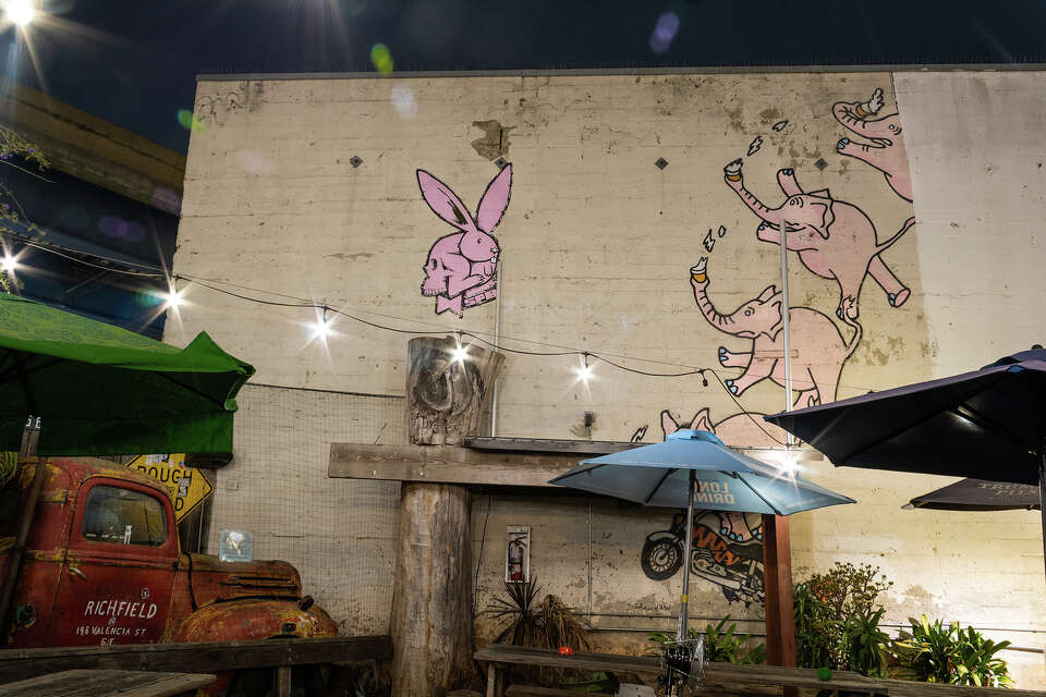 How San Francisco's middle-class dive bar Zeitgeist survives