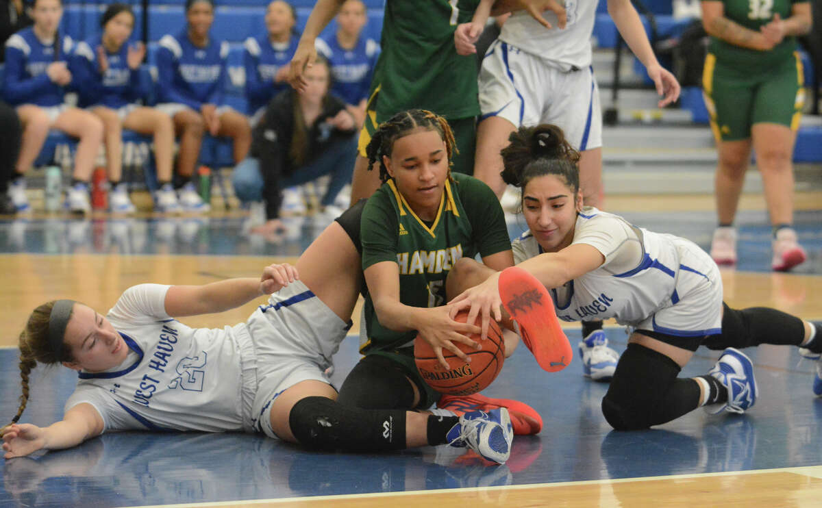 No.5 Hamden beats West Haven to win holiday tournament title