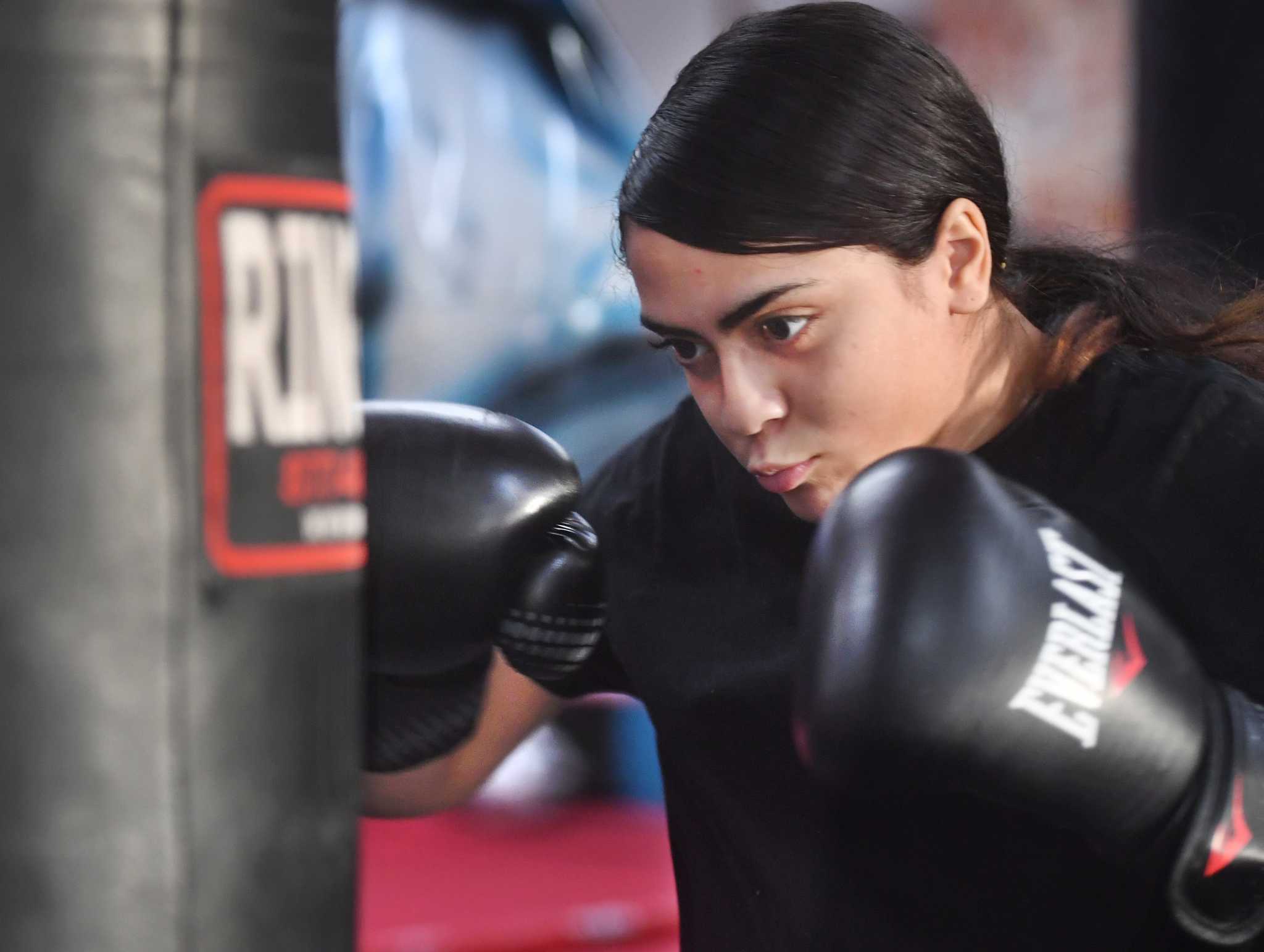 Hamden girl, 16, wins national Silver Gloves boxing title