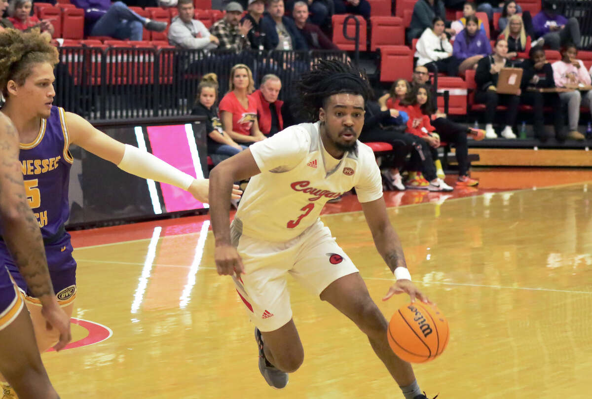 SIUE cruises at home in Ohio Valley Conference opener