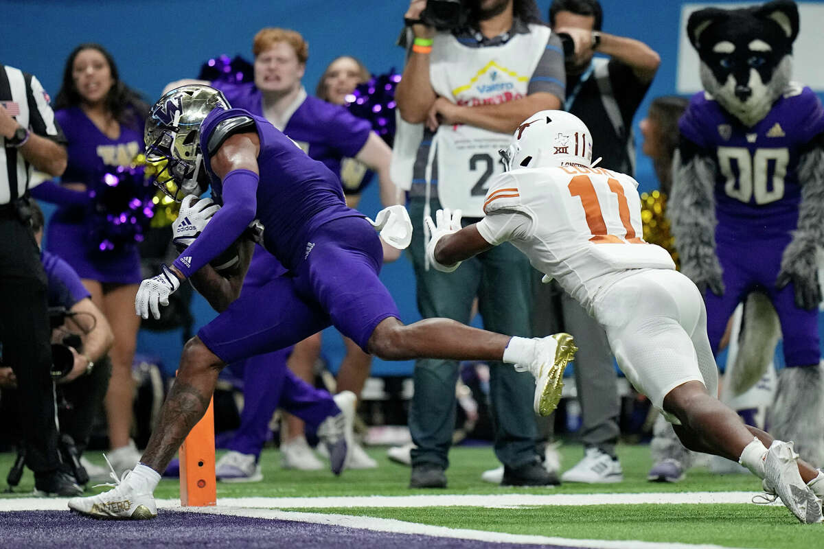Washington Huskies topple Texas Longhorns in Alamo Bowl