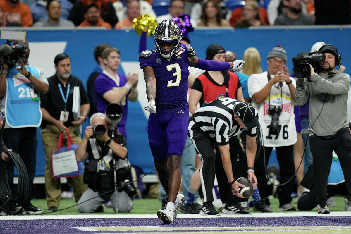 Washington Huskies topple Texas Longhorns in Alamo Bowl