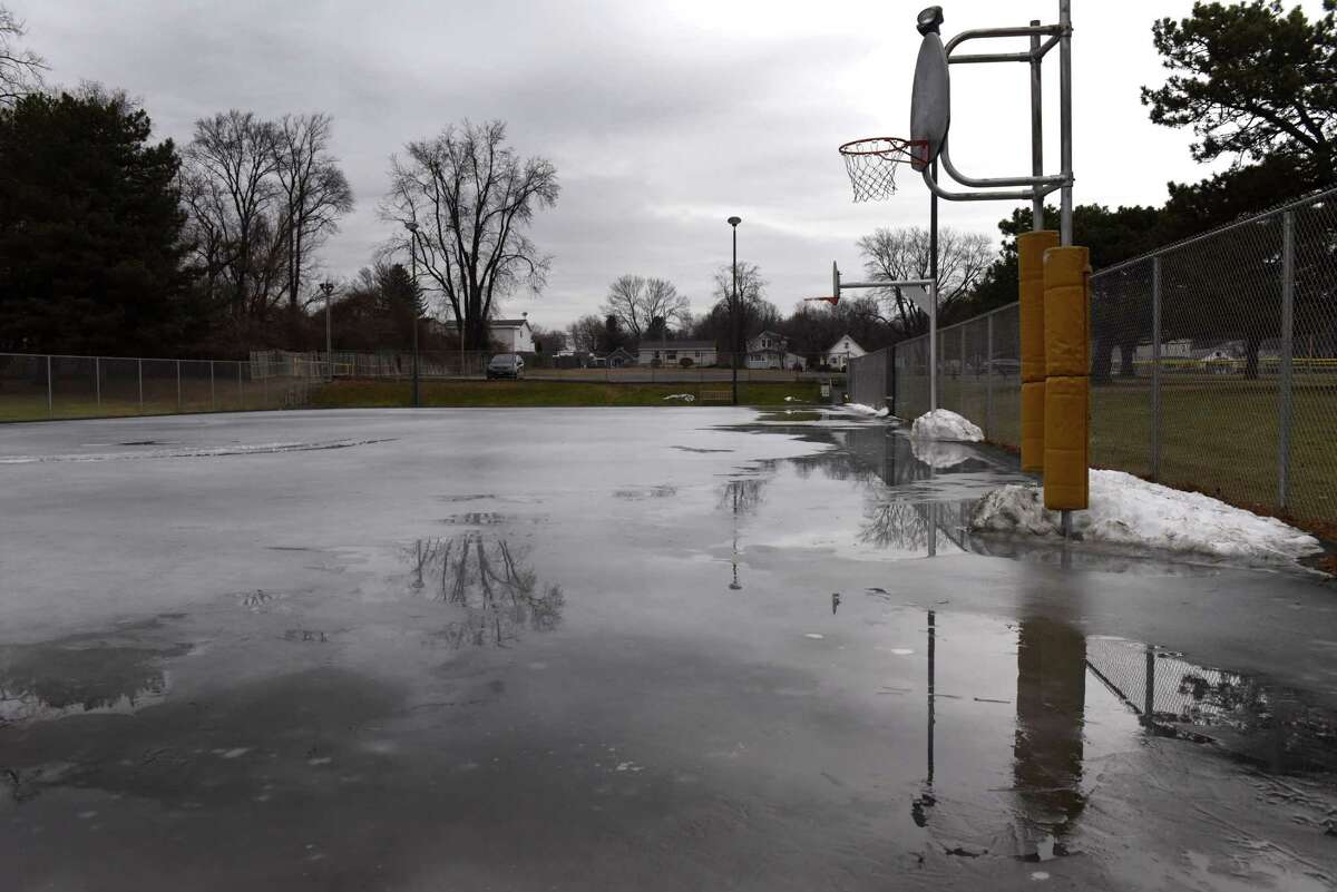 Outdoor ice skating returns to Colonie park after 20 years