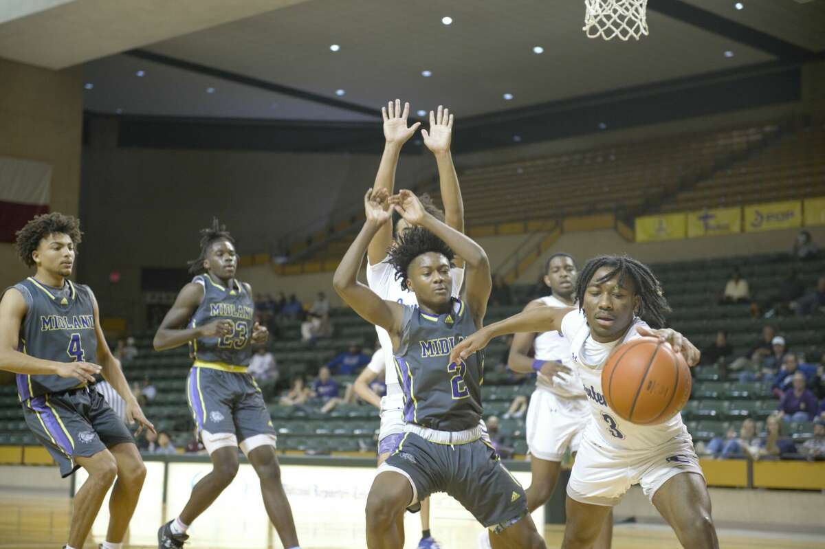 HS BOYS BASKETBALL: MHS falls to Centennial in Byron Johnston championship