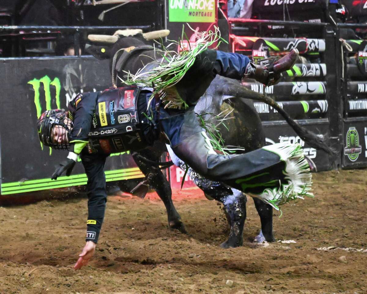 Bull riders finish their stay in Albany