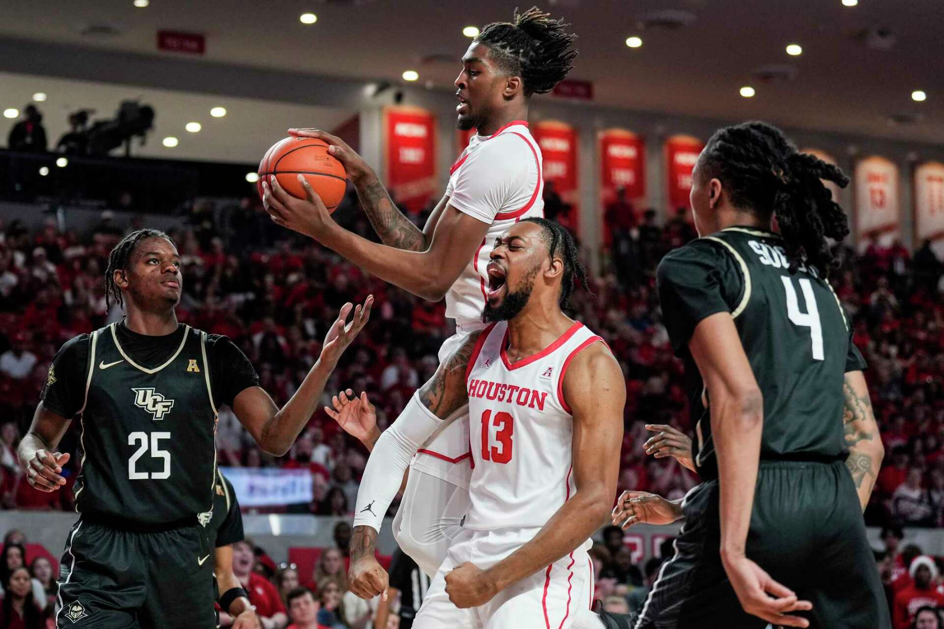 University of Houston basketball: Cougars are winning, by a lot