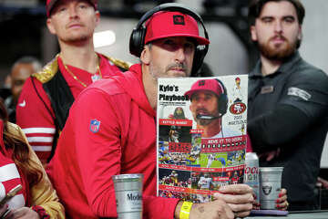 Fake Kyle Shanahan spotted at 49ers-Raiders game in Vegas