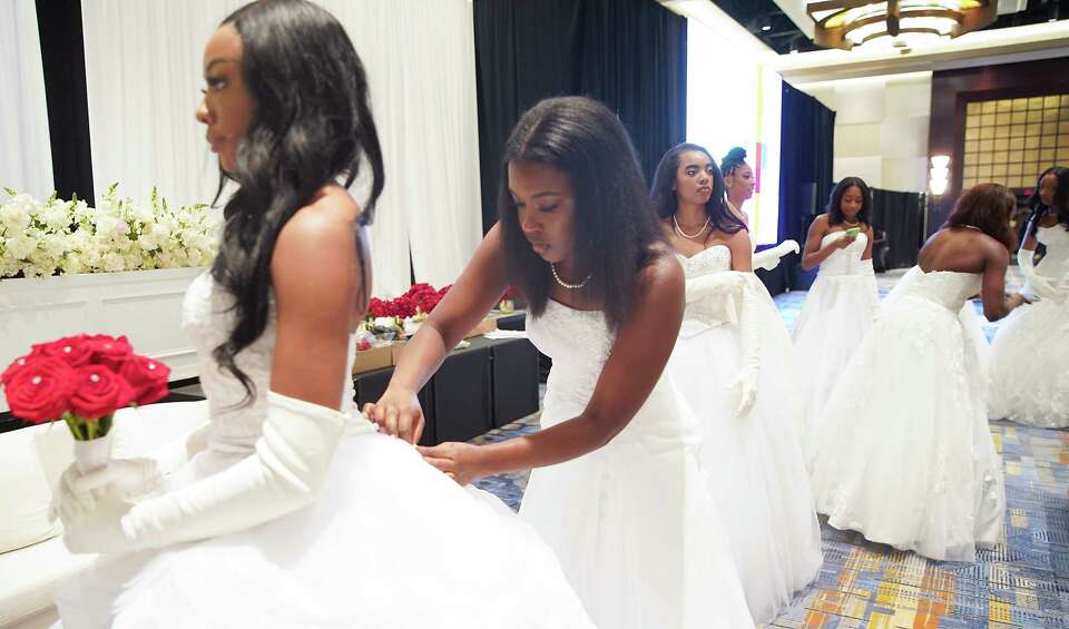Houston debutantes enter modern society the Gen Z way