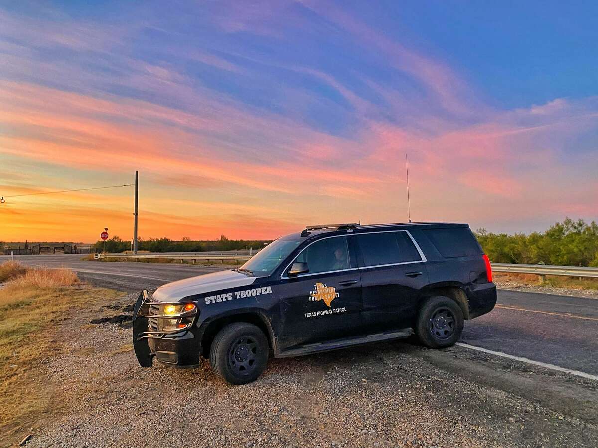 6 die in 3-vehicle crash on Texas highway, authorities say