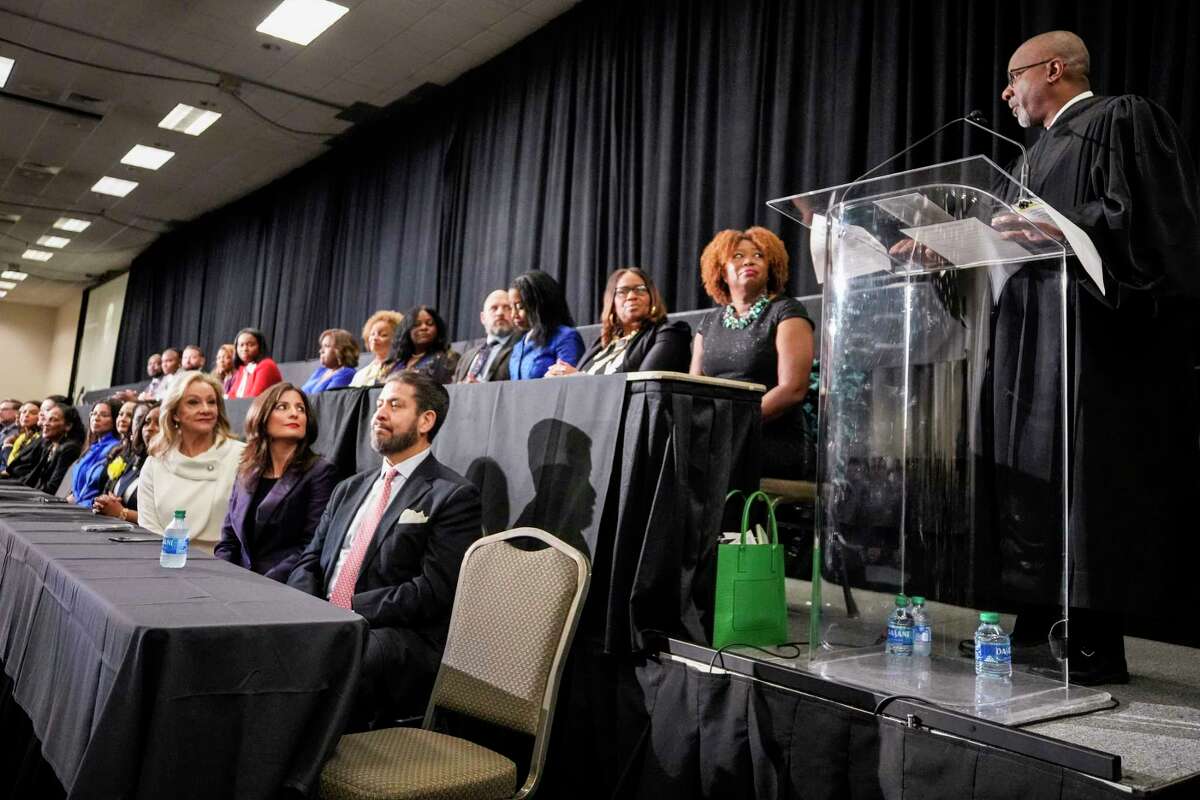 County Judge Lina Hidalgo calls for unity during swearing-in ceremony