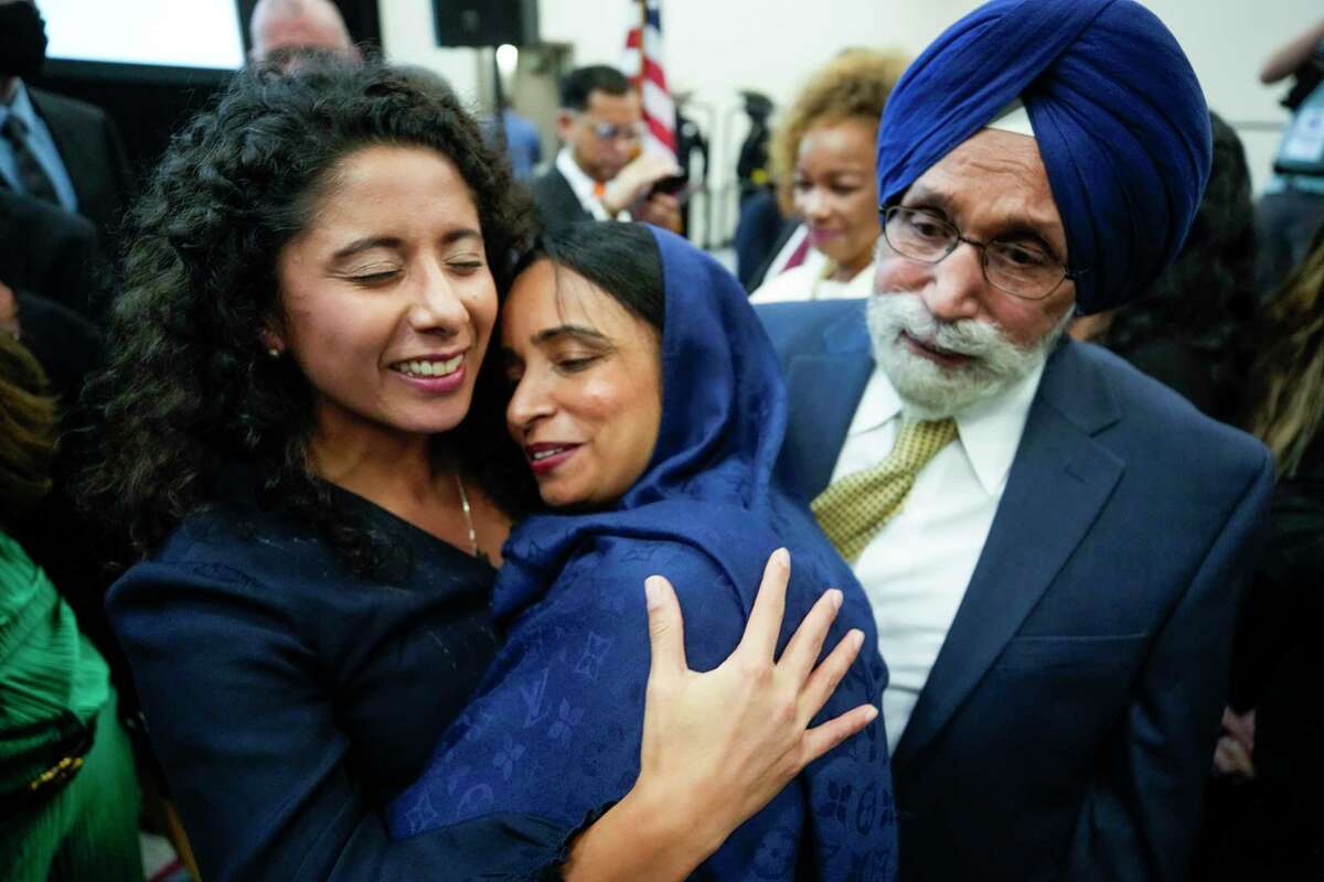 County Judge Lina Hidalgo calls for unity during swearing-in ceremony