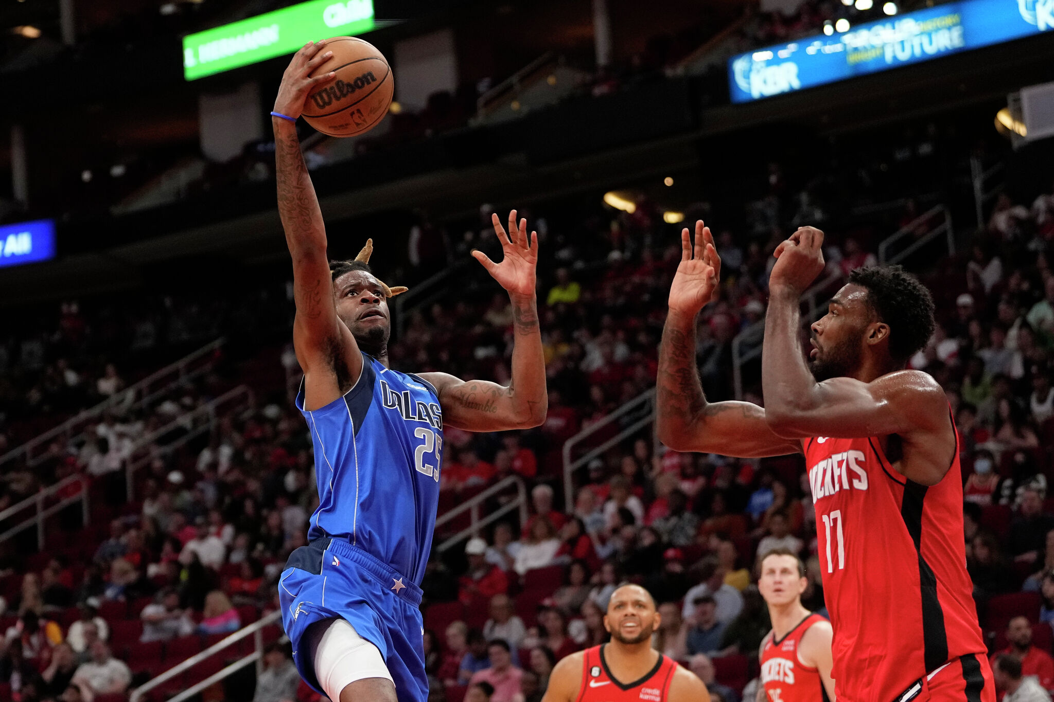Houston Rockets: Reggie Bullock to add another veteran