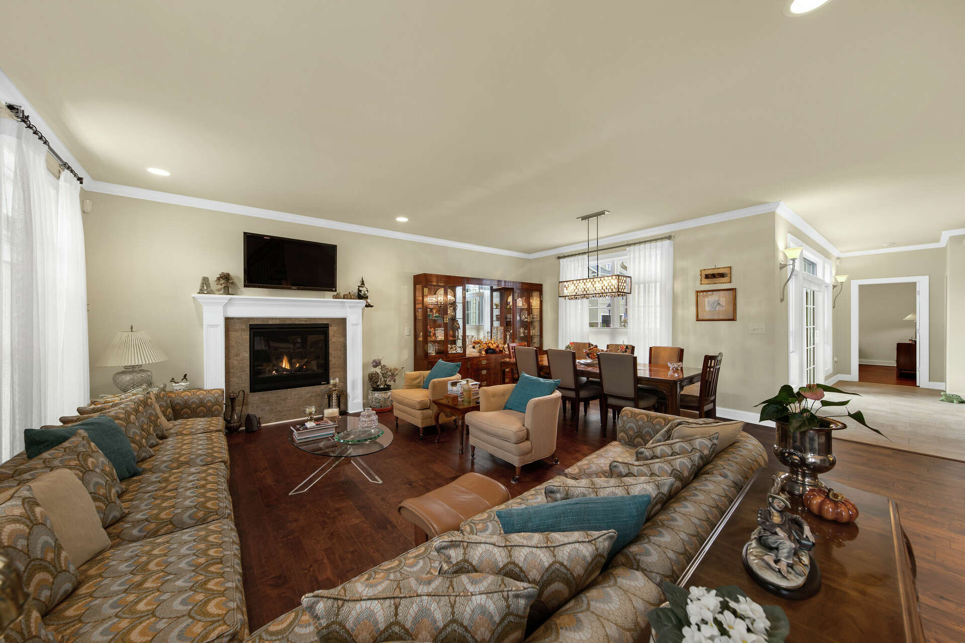 Latham town house with three bedrooms listed for less than $600,000