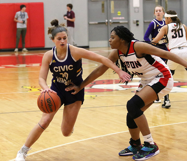CM, Calhoun extend streaks heading in opposite directions