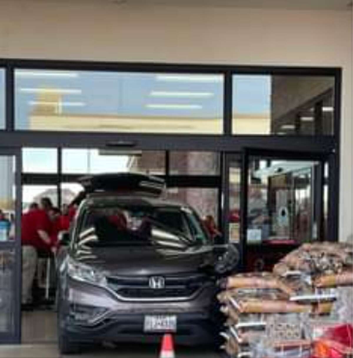 Man crashes stolen car into Buc-ee's while fleeing police